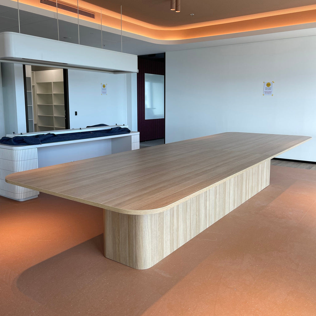 Titanic Table - Enjoy 20% Discount on Your Trade Today